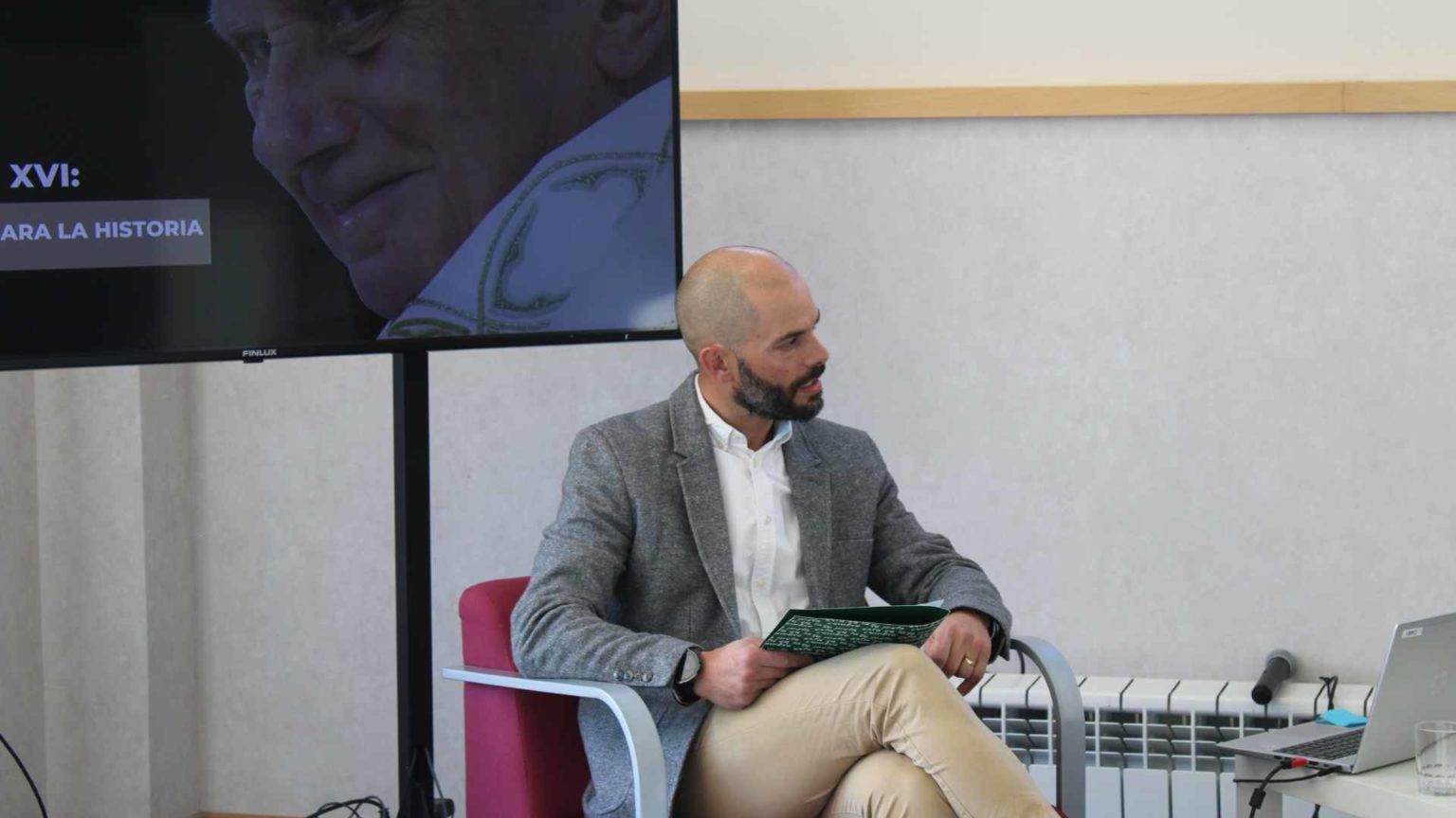 José Luis Restán abre el ciclo de encuentros sobre Benedicto XVI ...